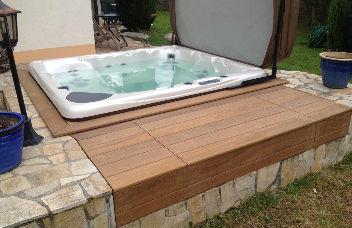 As Menuiserie, votre spécialiste de l'entourage spa et piscine